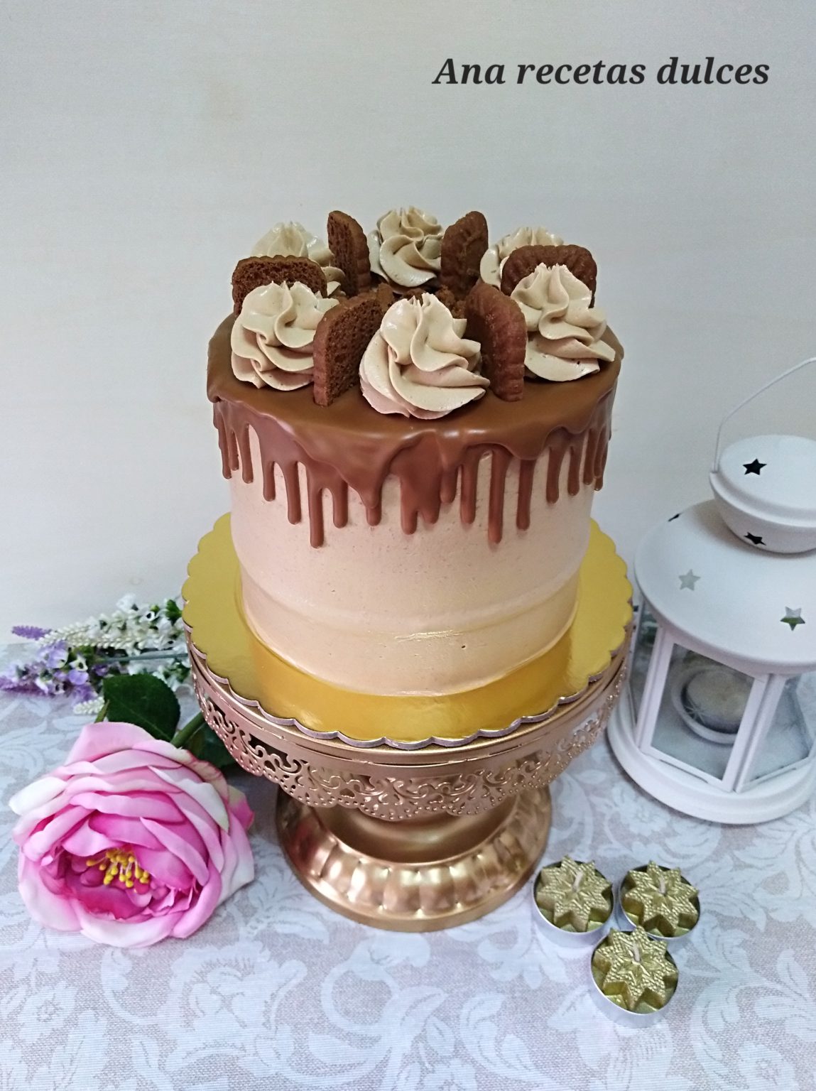 Layer cake de crema lotus - Ana Recetas Dulces