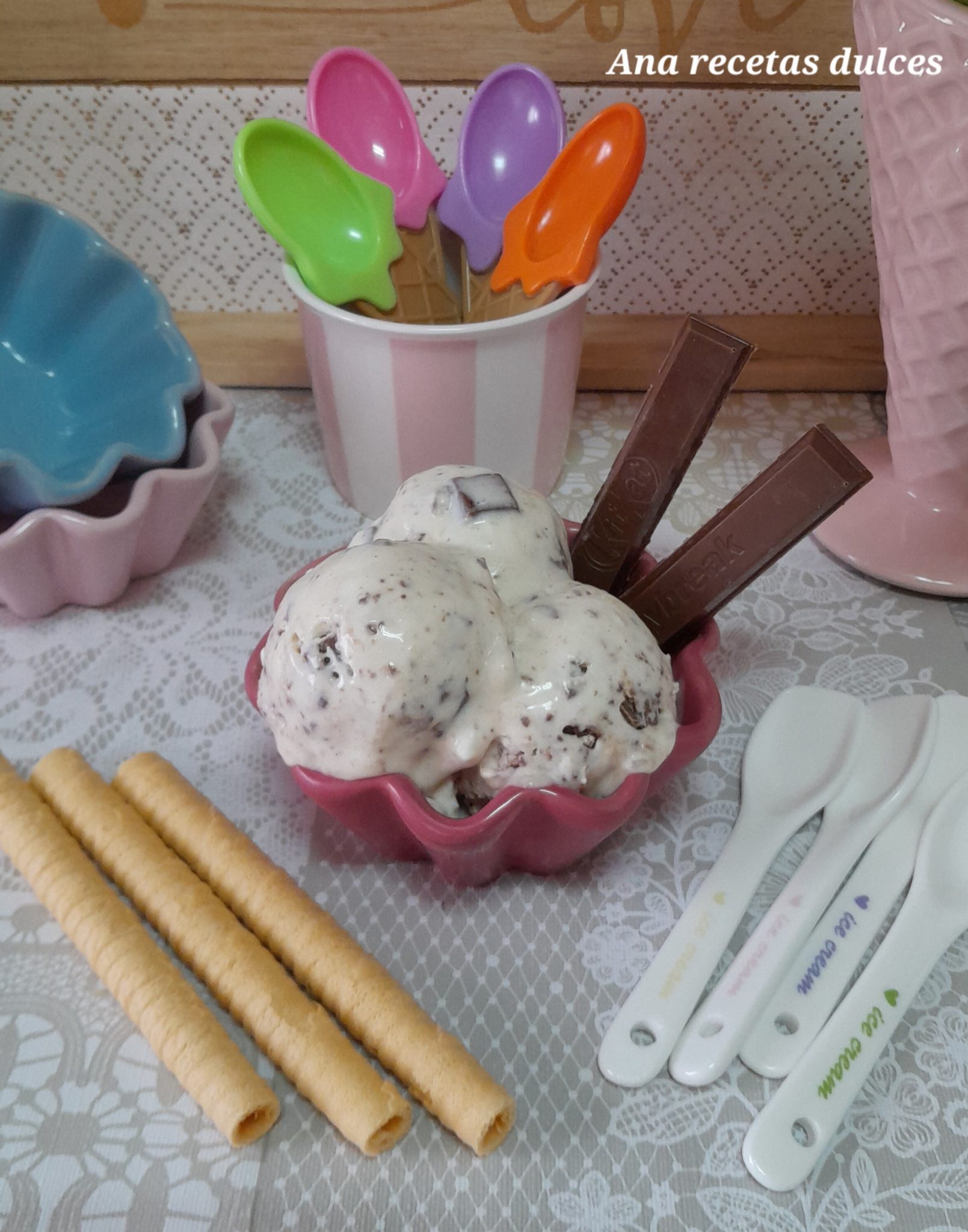 Helado de kit kat (muy fácil de hacer y sin heladera) - Ana Recetas Dulces