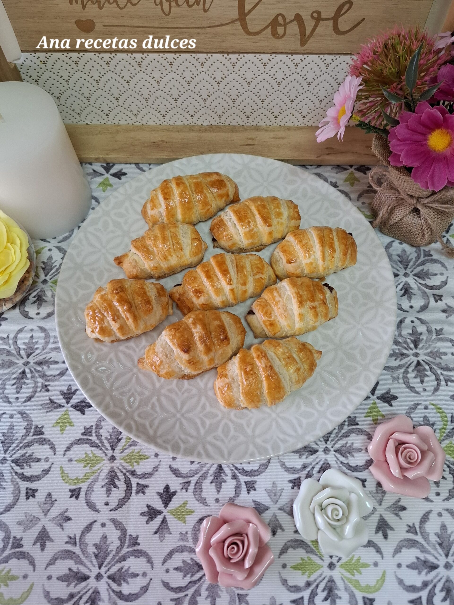 Croissants rellenos de crema de avellanas (con solo tres ingredientes ...